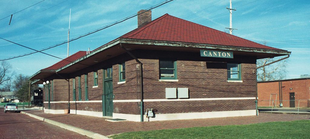 CB&Q Depot 2003